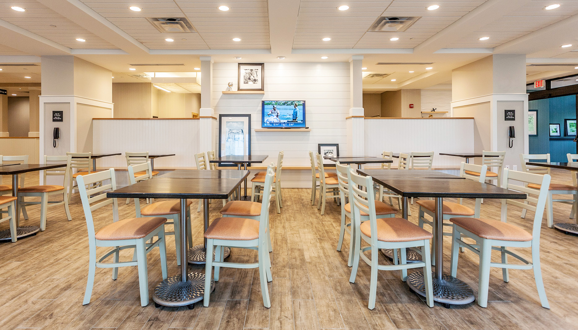 Hampton Inn Interiors - WBRC Inc.