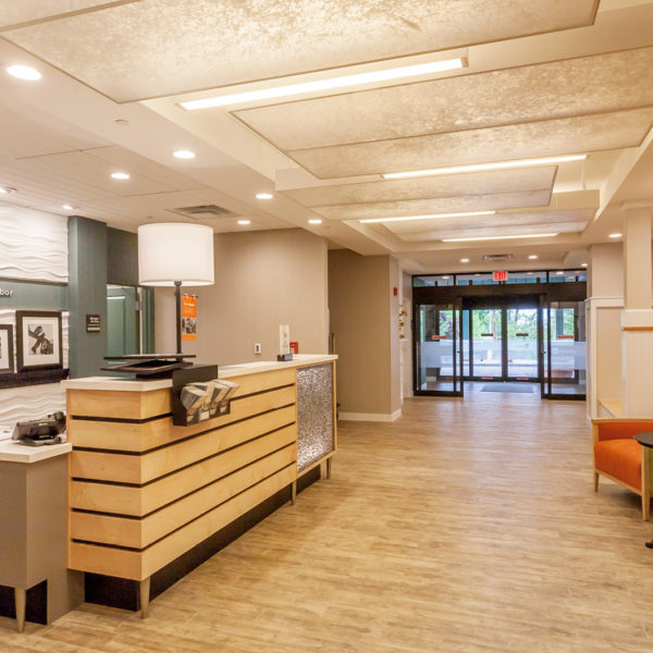 Hampton Inn Interiors - WBRC Inc.